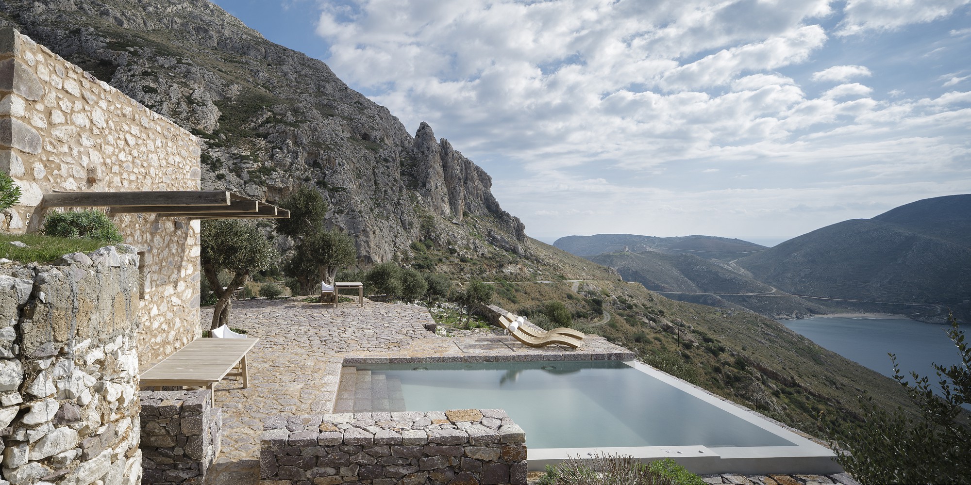 Home - Tainaron Blue Retreat